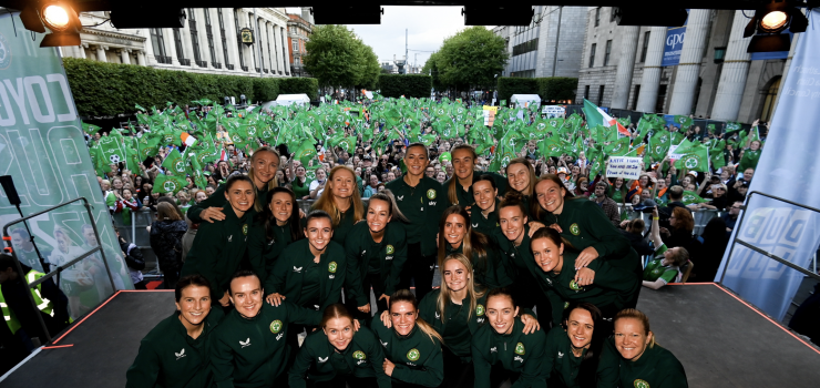 Football Association of Ireland | Over 8,000 fans welcome WNT home